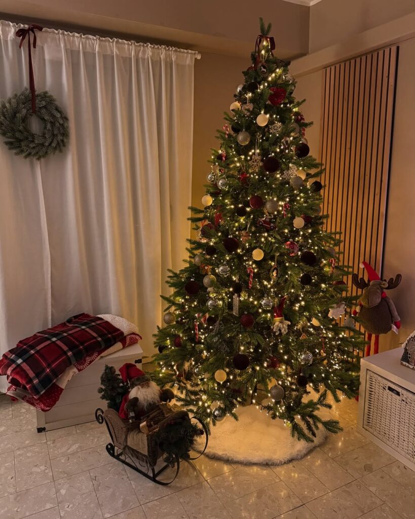 Why Velvet Christmas Trees Are the Holiday Trend Everyone’s Talking About
