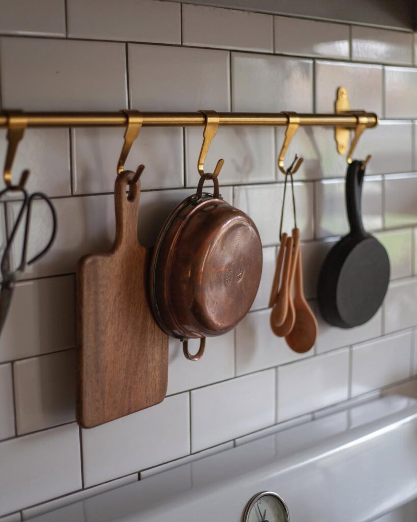 35 Stunning Small Kitchen Makeovers Under $1000