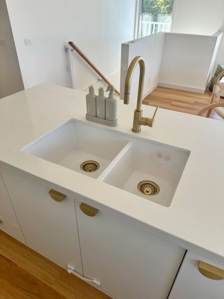 35 Stunning Small Kitchen Makeovers Under $1000