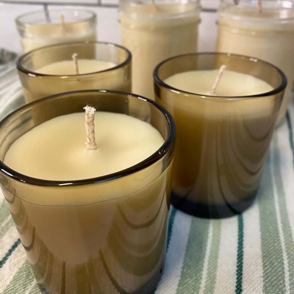 How to Make DIY Scented Candles for a Warm & Cozy Homw