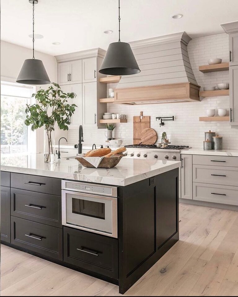 Designing a Modern Farmhouse Kitchen That Fits Any Space
